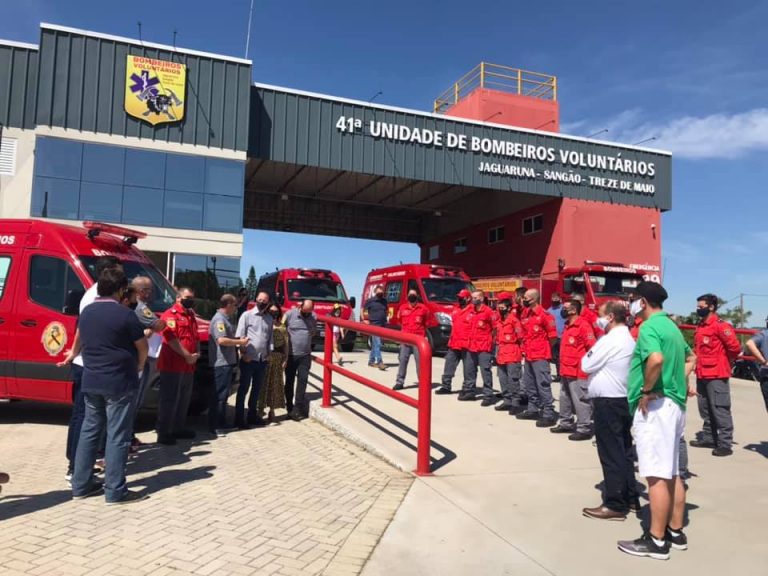 Bombeiros Voluntários recebem viatura transformada em unidade de ...